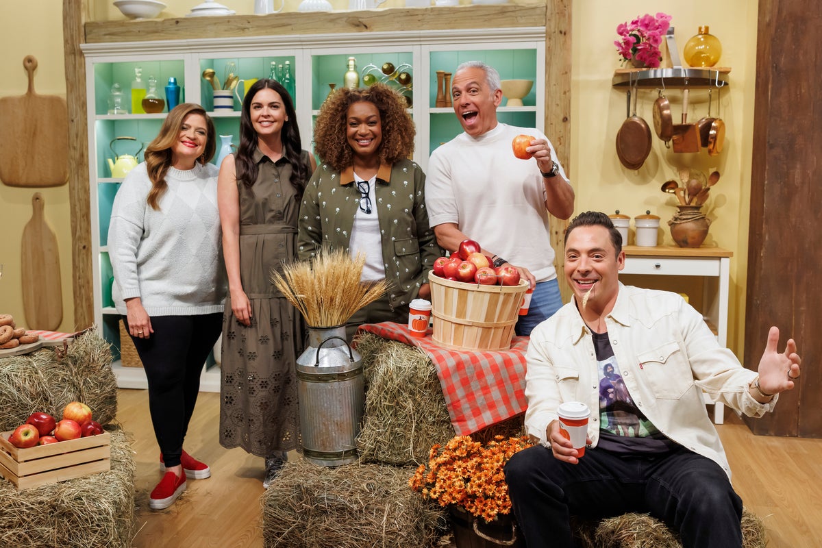 Jeff Mauro has spoken out about Food Network's decision to cancel "The ...