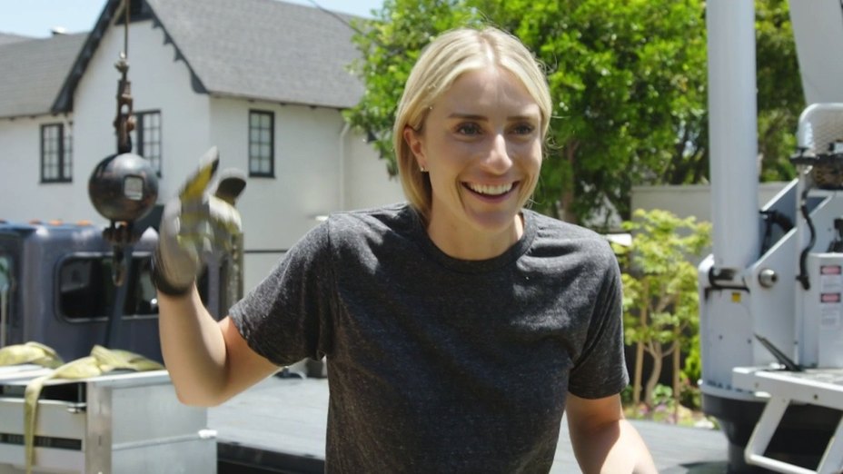 Jasmine Roth becomes emotional as she reveals why she is unable to go ...